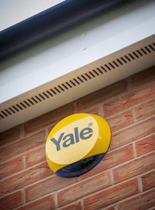 Yale Sync Alarm Review (UK Version) [2025 Verdict] IA-310, 320 Family